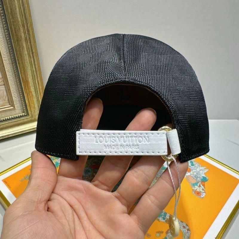 Low-cost Louis Vuitton Caps