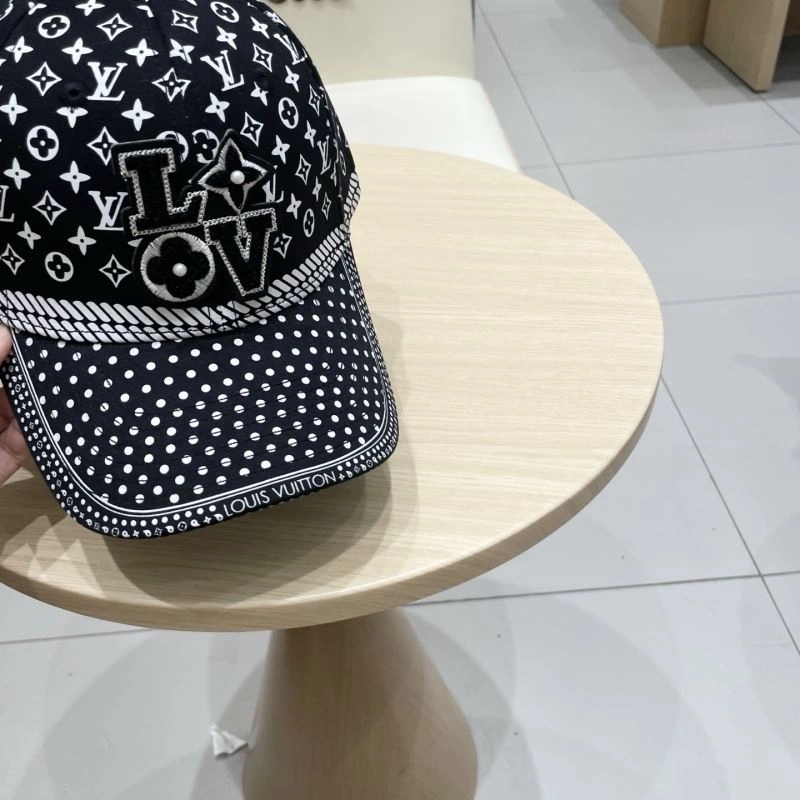 Low-cost Louis Vuitton Caps