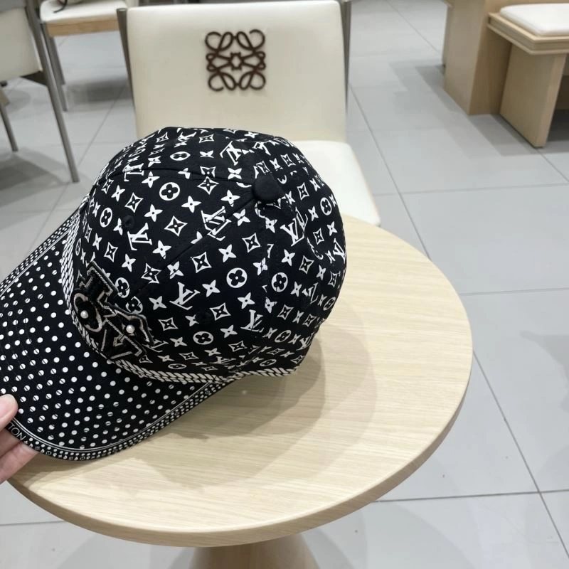 Low-cost Louis Vuitton Caps