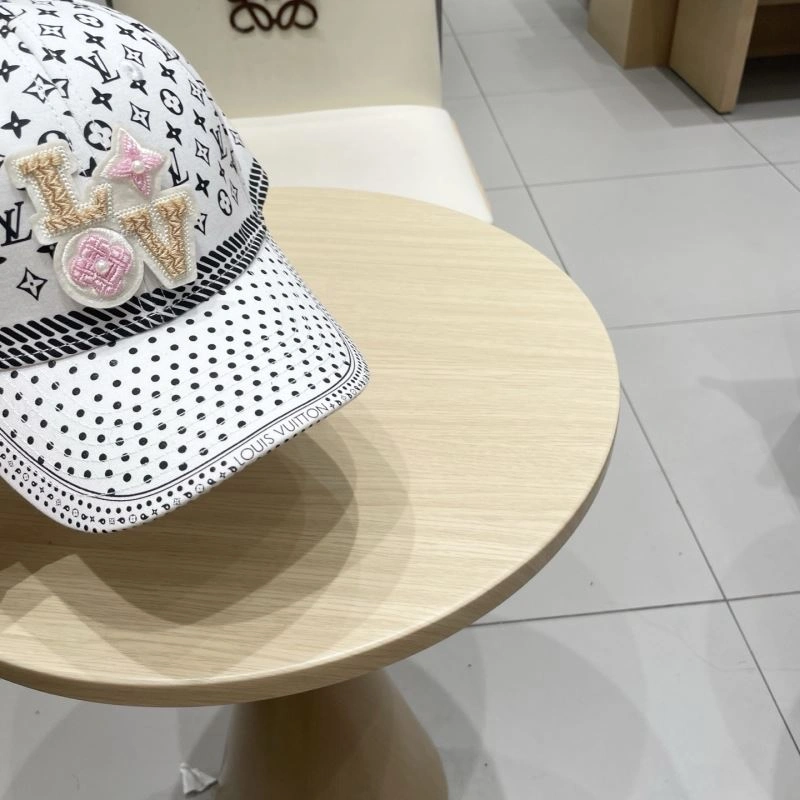 Low-cost Louis Vuitton Caps