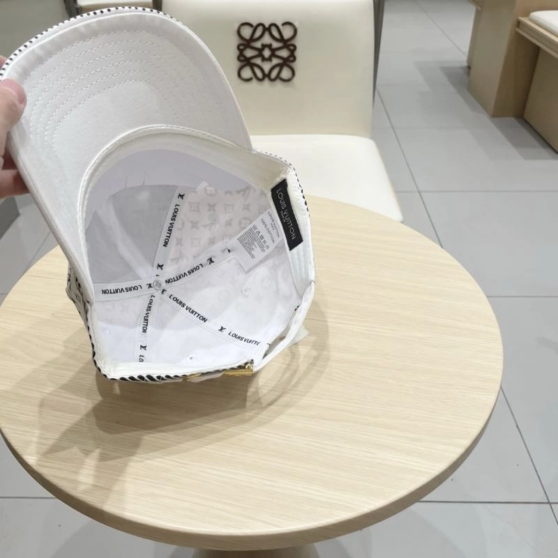Low-cost Louis Vuitton Caps
