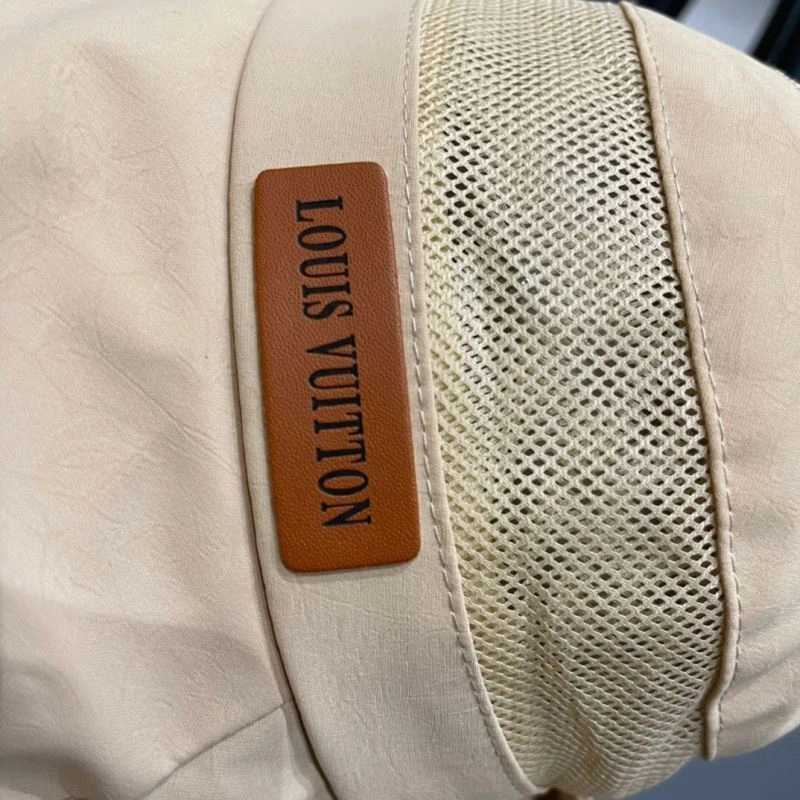 Exact replica Louis Vuitton Caps