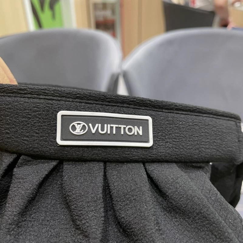 Exact replica Louis Vuitton Caps