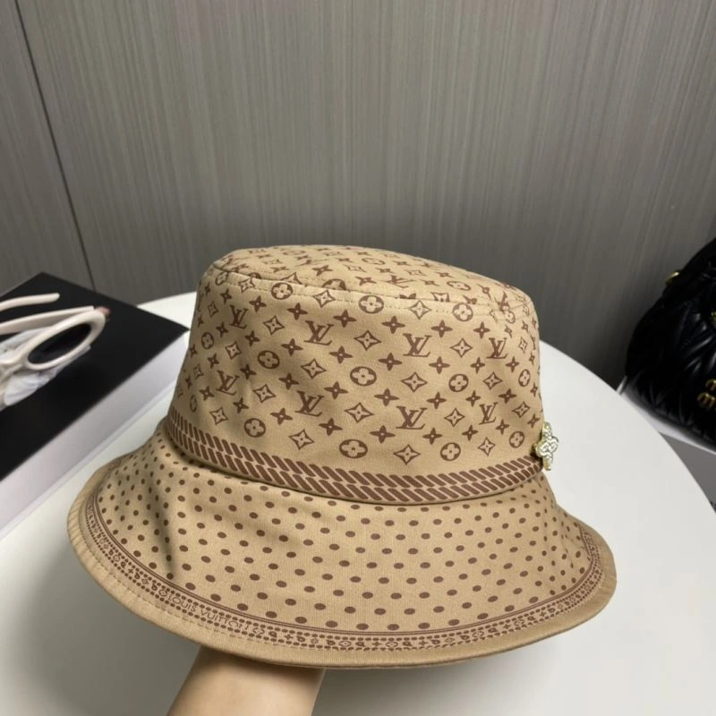 Exact replica Louis Vuitton Caps