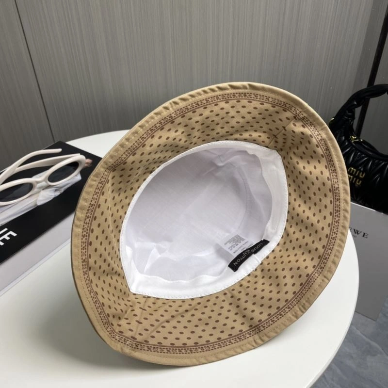 Exact replica Louis Vuitton Caps