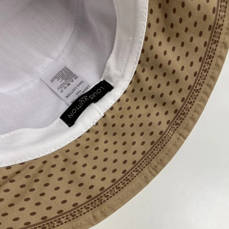 Exact replica Louis Vuitton Caps