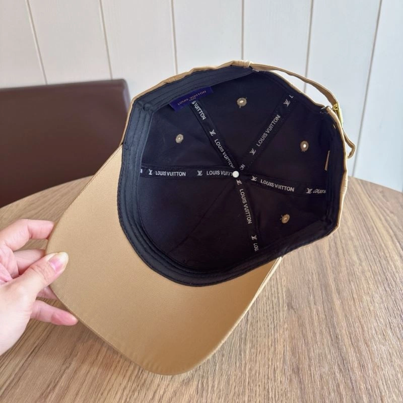 Exact replica Louis Vuitton Caps