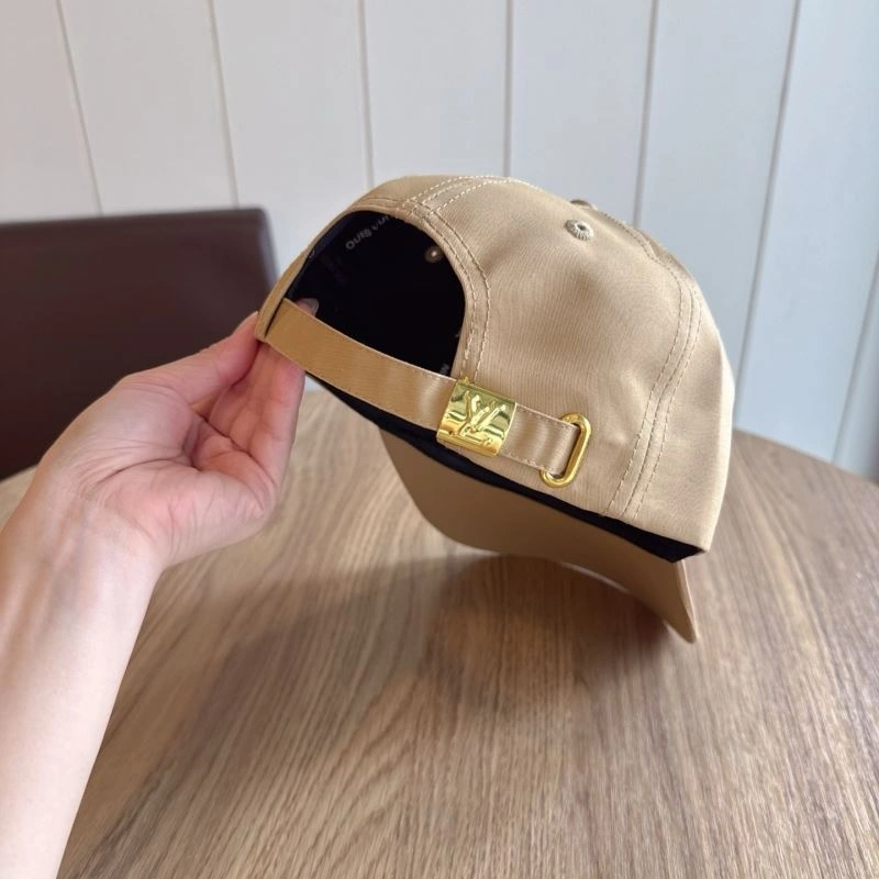 Exact replica Louis Vuitton Caps