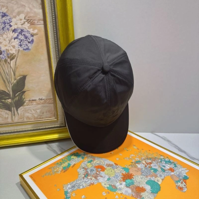 Exact replica Louis Vuitton Caps