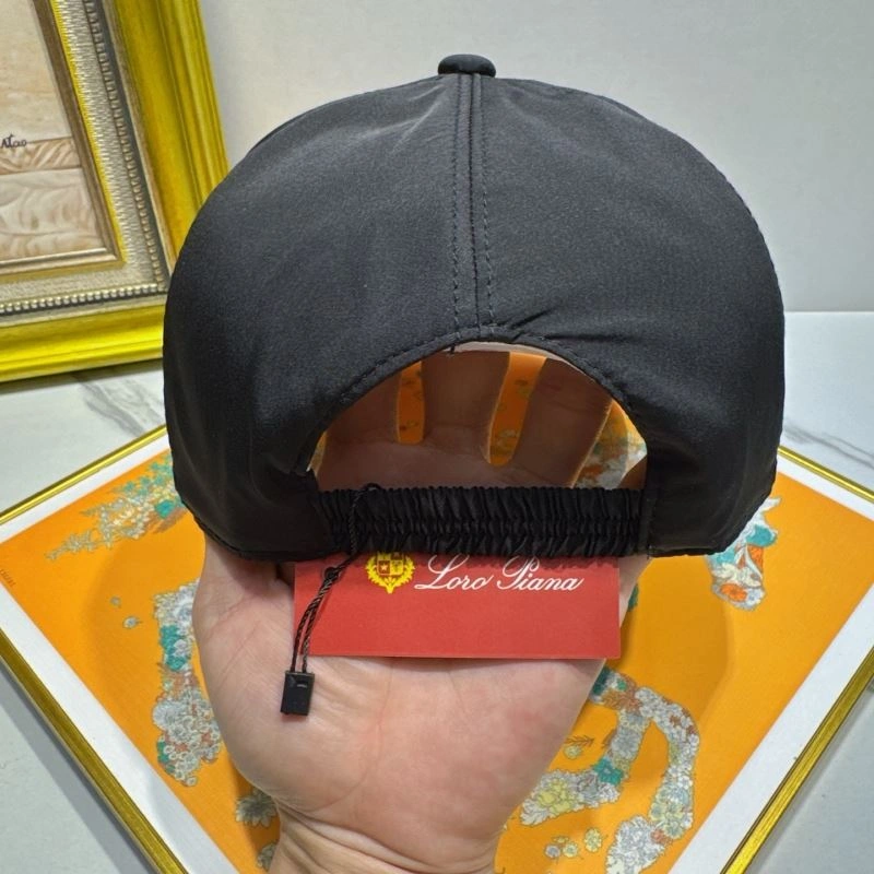 Exact replica Louis Vuitton Caps