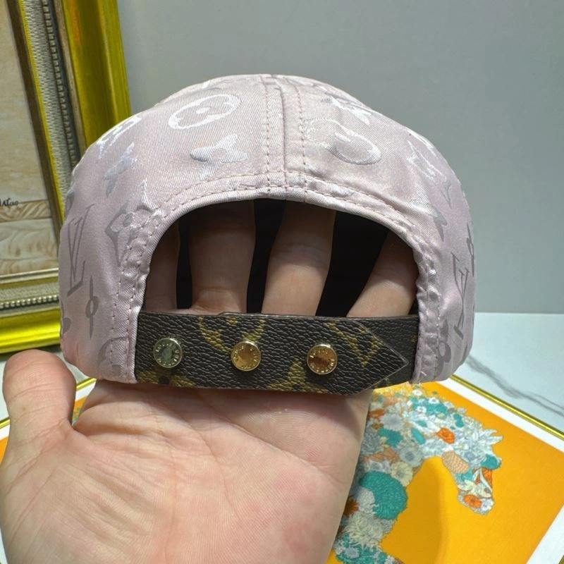 Exact replica Louis Vuitton Caps