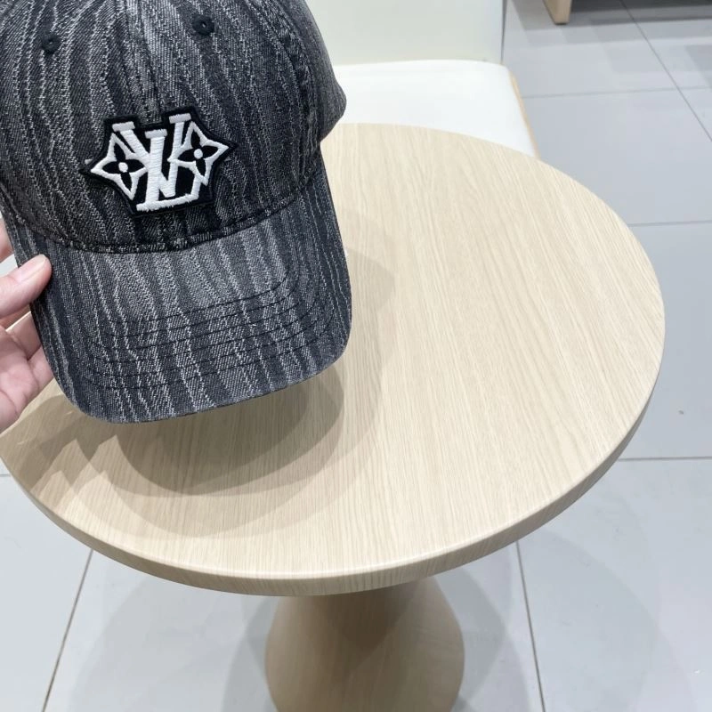 Perfect replica Louis Vuitton Caps