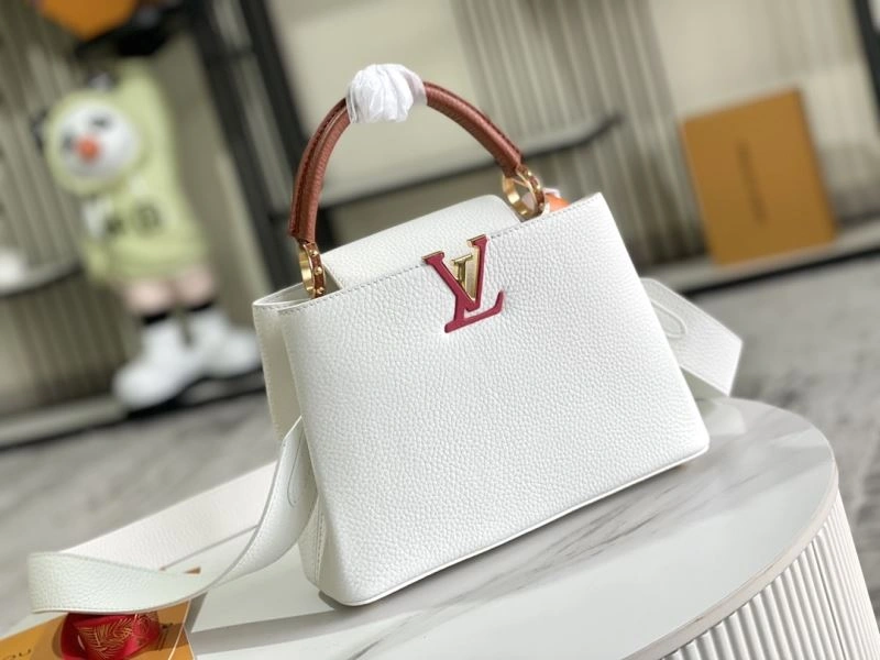 Top mirror Louis Vuitton Capucines BB Bags