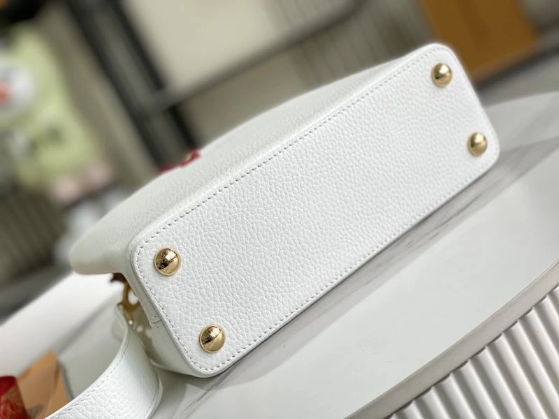 Top mirror Louis Vuitton Capucines BB Bags