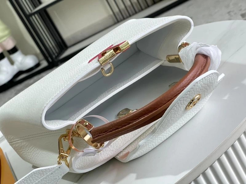 Top mirror Louis Vuitton Capucines BB Bags