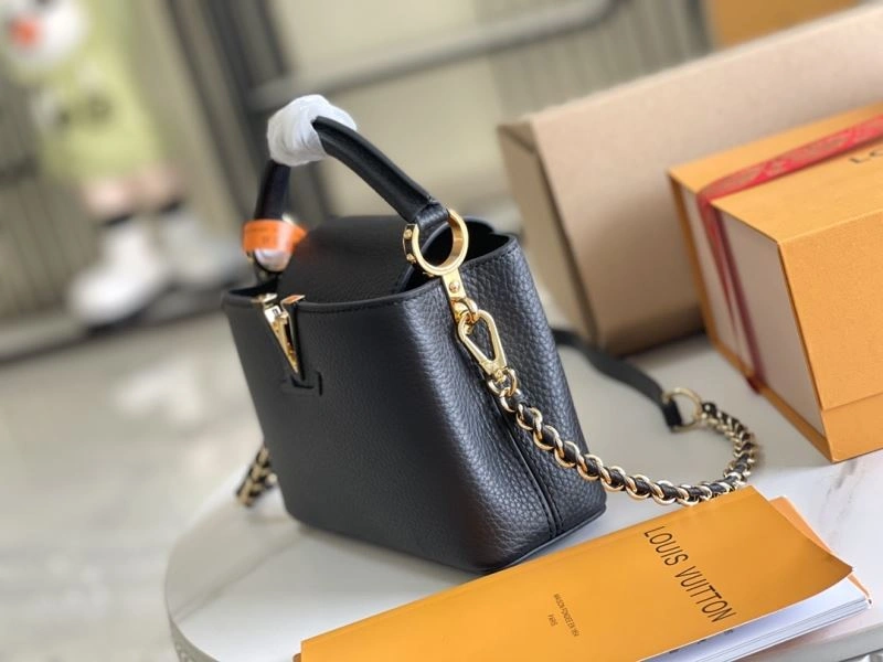 Mirror quality Louis Vuitton Capucines BB Bags