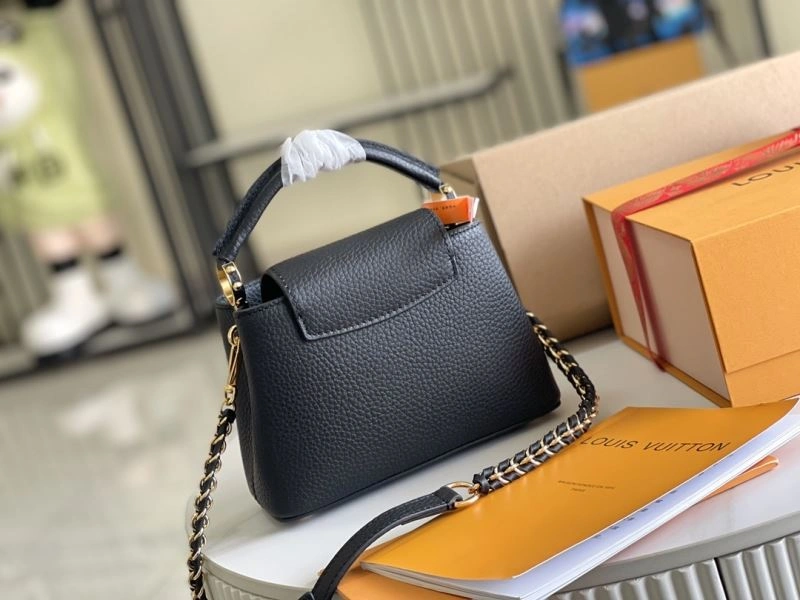 Mirror quality Louis Vuitton Capucines BB Bags