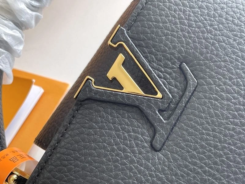 Mirror quality Louis Vuitton Capucines BB Bags