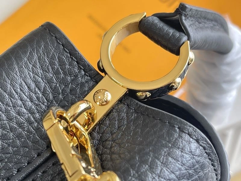 Mirror quality Louis Vuitton Capucines BB Bags