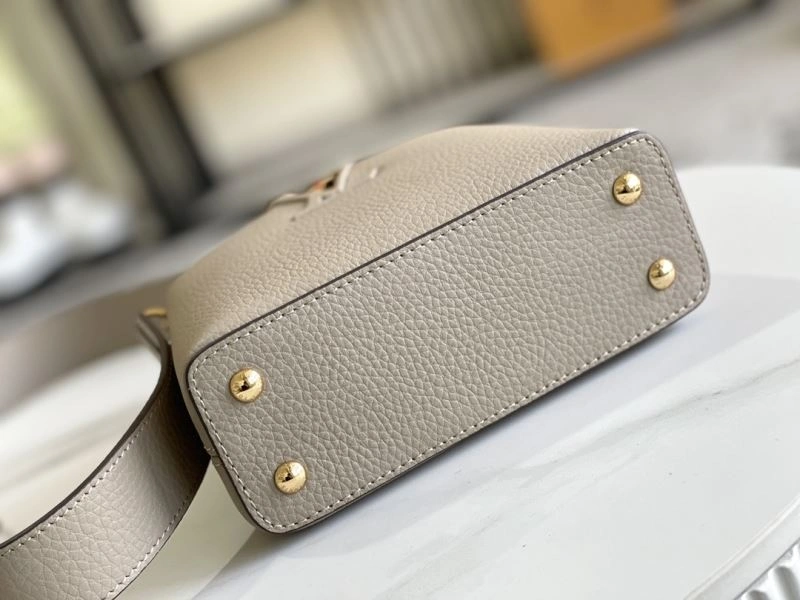 Mirror quality Louis Vuitton Capucines BB Bags