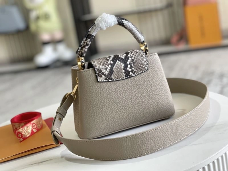 Mirror quality Louis Vuitton Capucines BB Bags