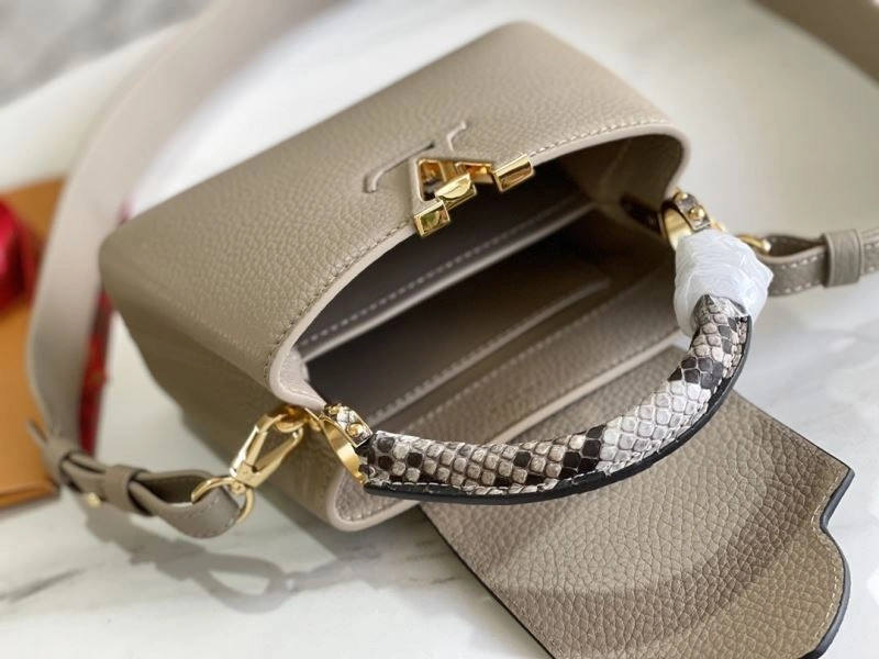 Mirror quality Louis Vuitton Capucines BB Bags