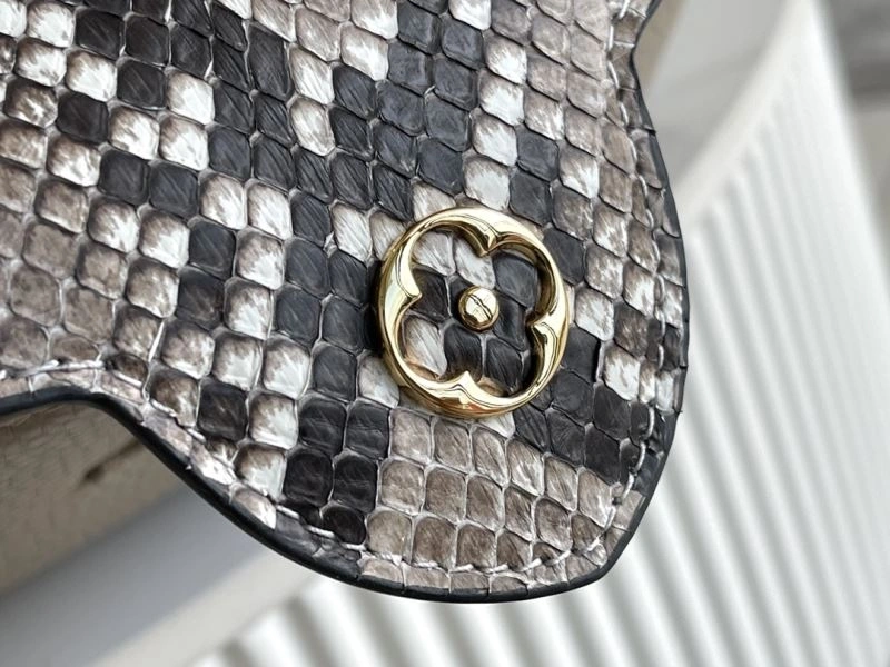 Mirror quality Louis Vuitton Capucines BB Bags