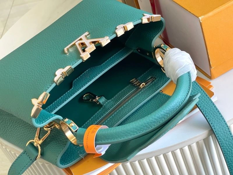 Bargain Louis Vuitton Capucines BB Bags