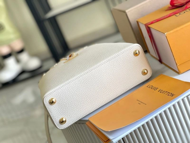 Precise copy Louis Vuitton Capucines BB Bags