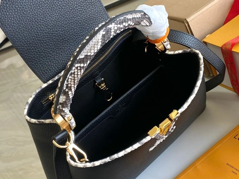 Accurate model Louis Vuitton Capucines BB Bags
