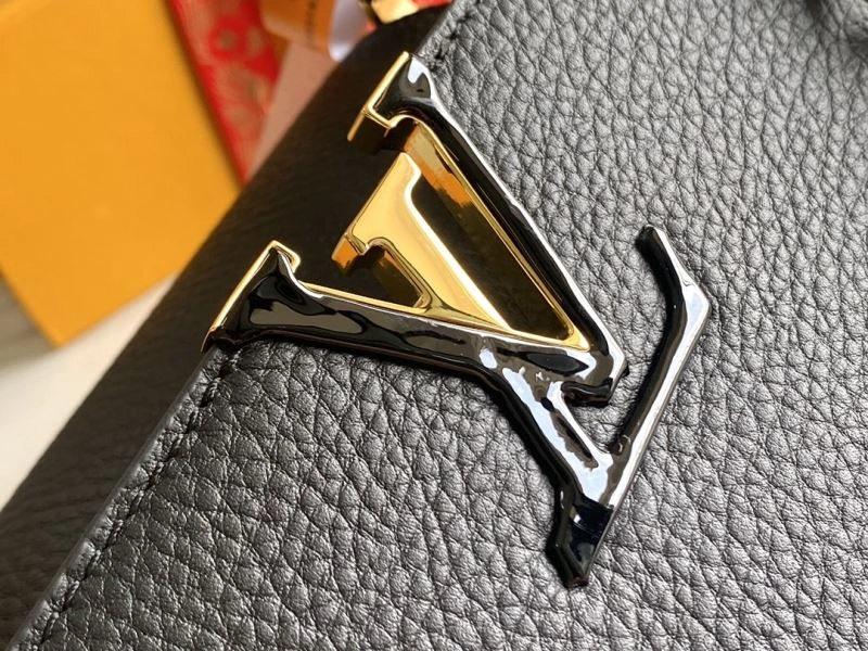 Accurate model Louis Vuitton Capucines BB Bags