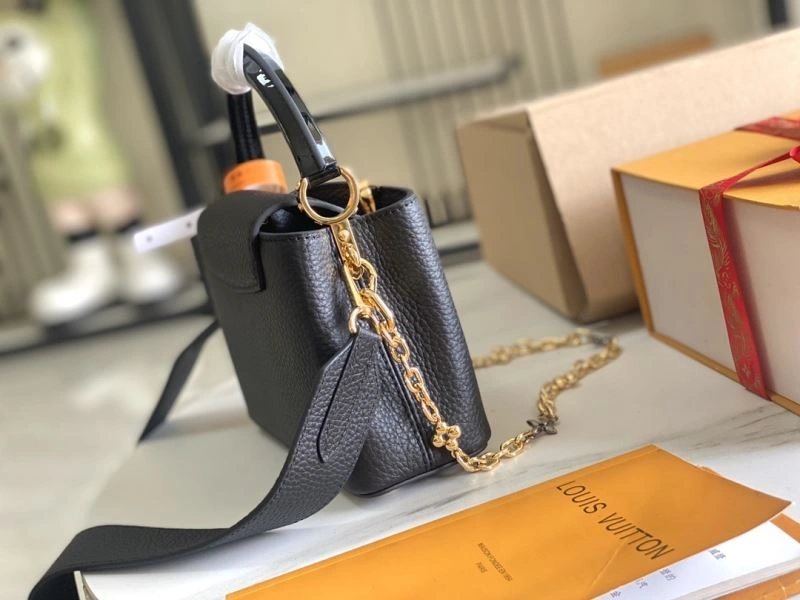 Top mirror Louis Vuitton Capucines BB Bags