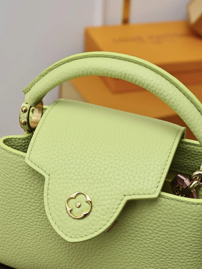 Accurate model Louis Vuitton Capucines BB Bags