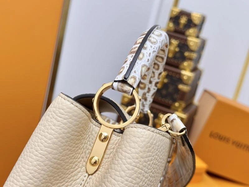 Top mirror Louis Vuitton Capucines BB Bags