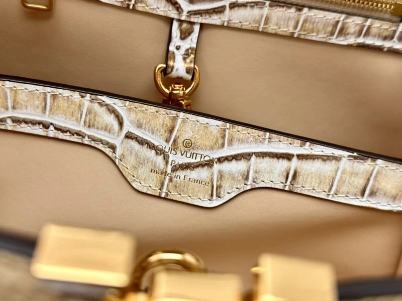 Top mirror Louis Vuitton Capucines BB Bags
