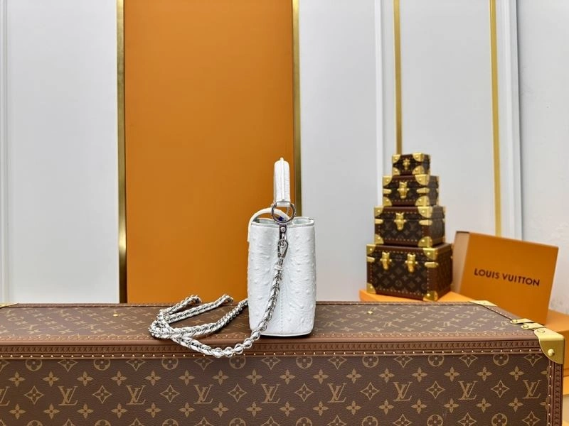 Bargain Louis Vuitton Capucines BB Bags