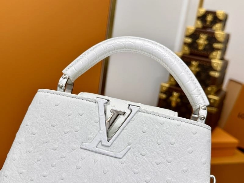 Bargain Louis Vuitton Capucines BB Bags