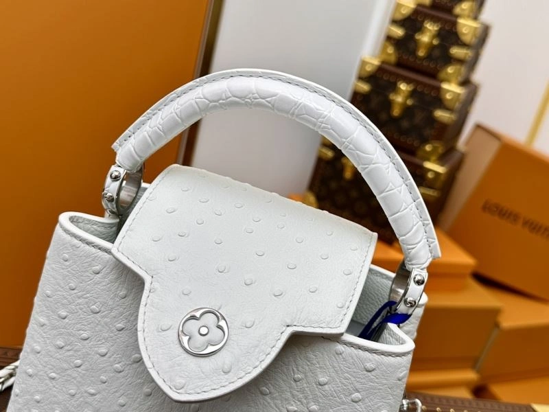 Bargain Louis Vuitton Capucines BB Bags