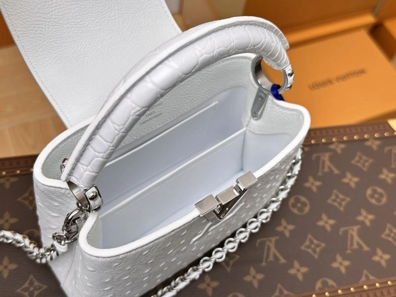 Bargain Louis Vuitton Capucines BB Bags