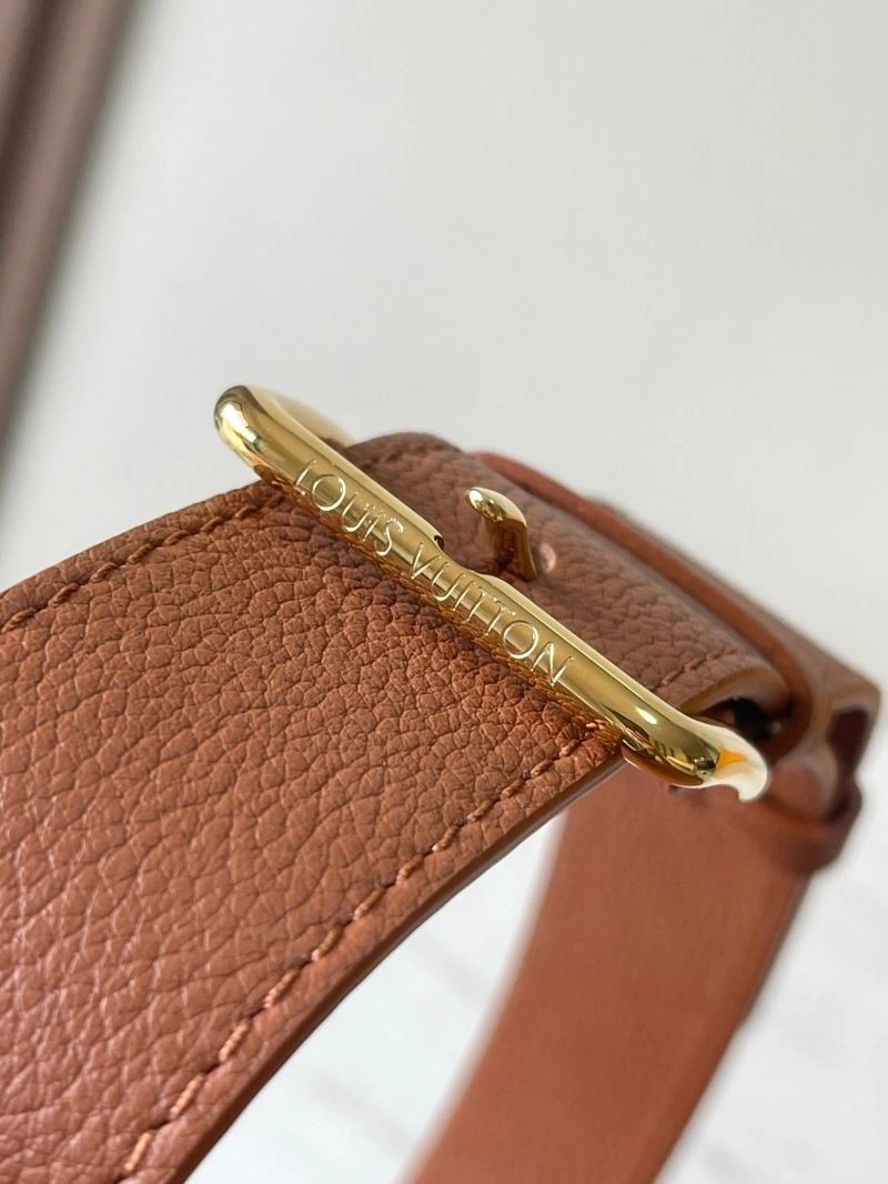 Mirror quality Louis Vuitton Capucines BB Bags