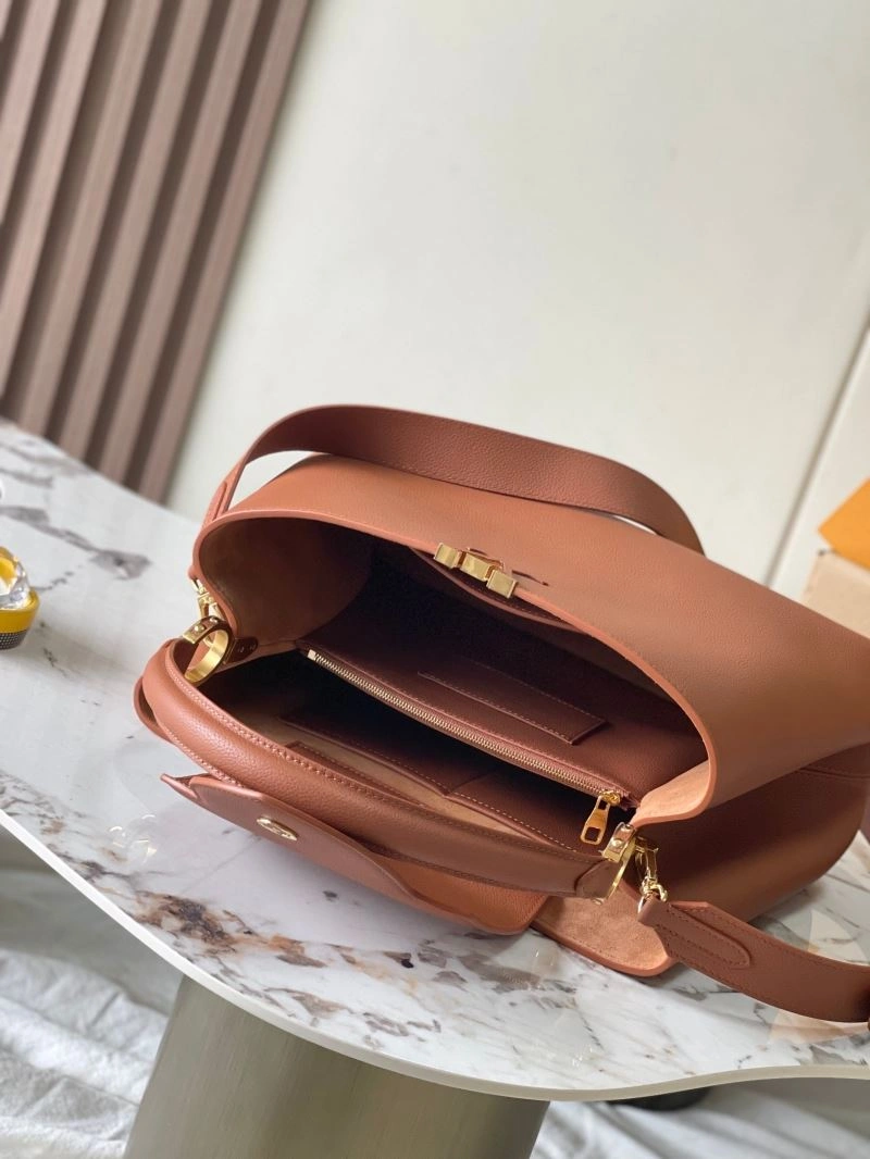 Mirror quality Louis Vuitton Capucines BB Bags