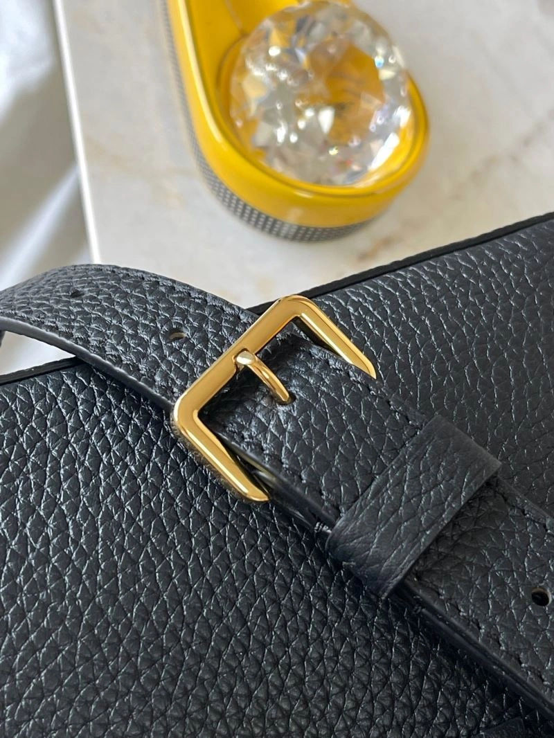 Reasonably priced Louis Vuitton Capucines BB Bags