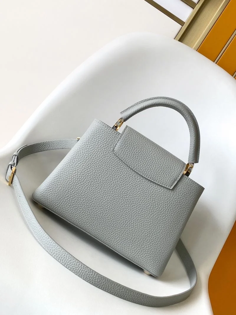 Accurate model Louis Vuitton Capucines BB Bags