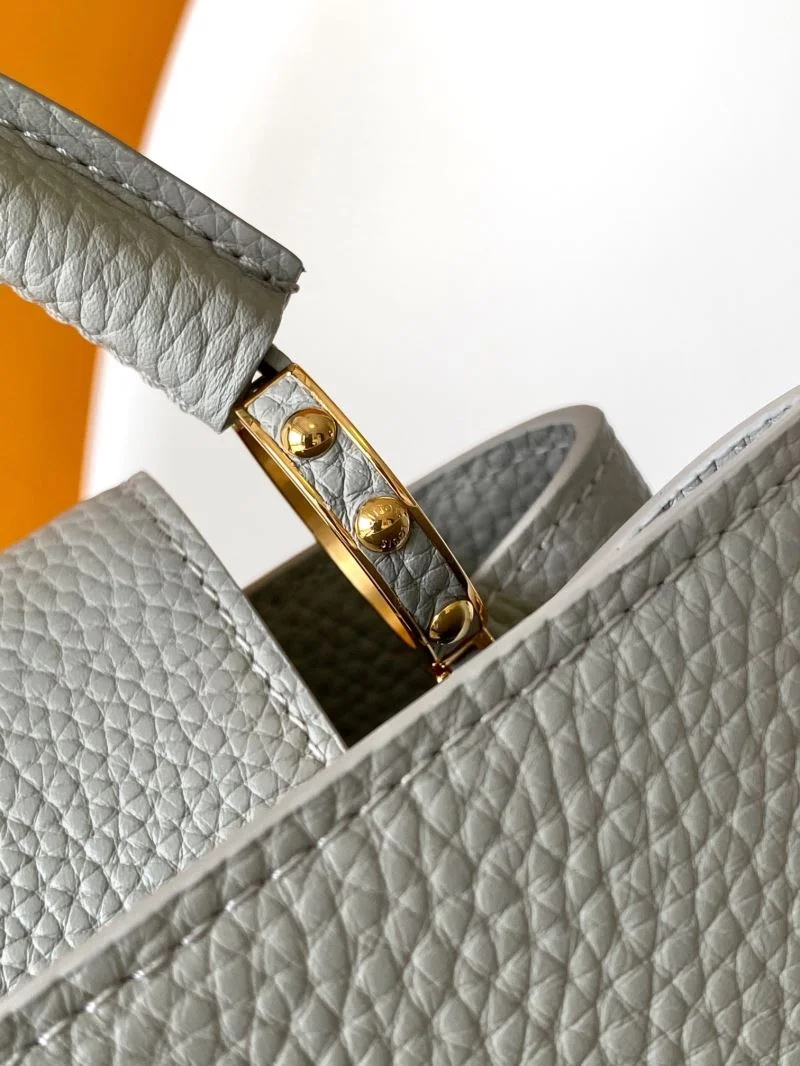 Accurate model Louis Vuitton Capucines BB Bags