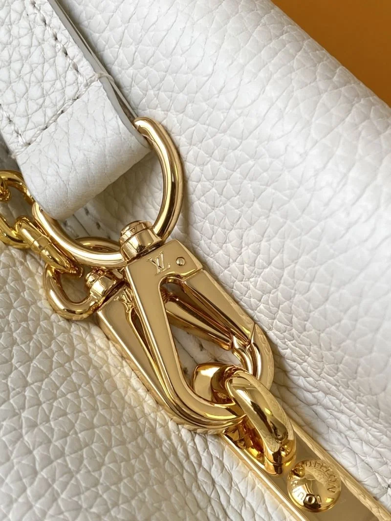 Top mirror Louis Vuitton Capucines BB Bags
