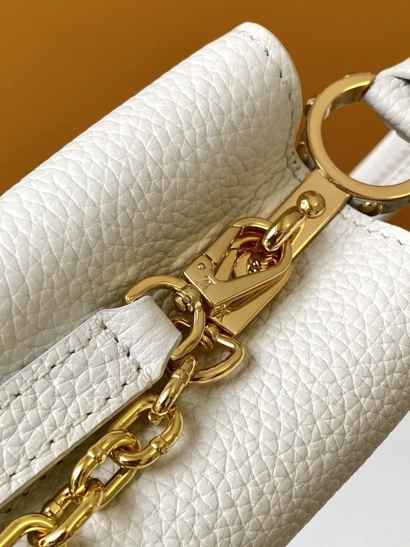 Mirror quality Louis Vuitton Capucines BB Bags