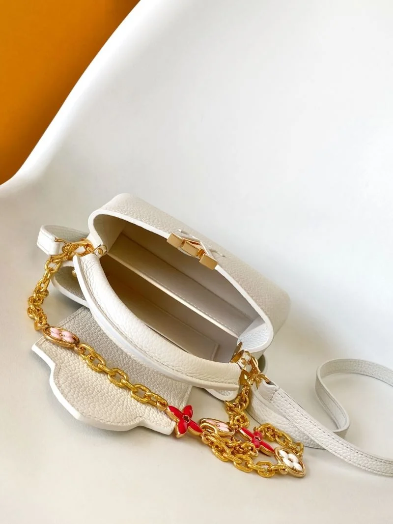 Mirror quality Louis Vuitton Capucines BB Bags