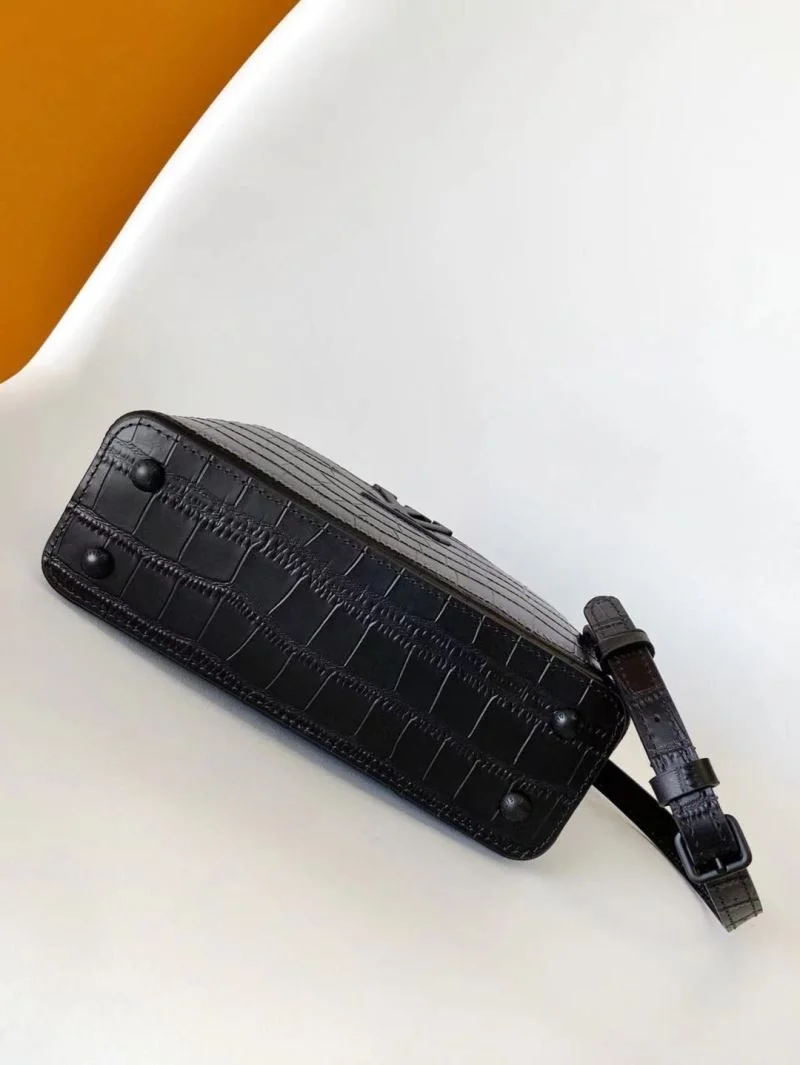 Bargain Louis Vuitton Capucines BB Bags