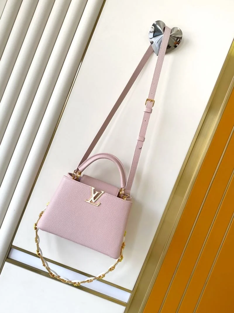 Accurate model Louis Vuitton Capucines BB Bags