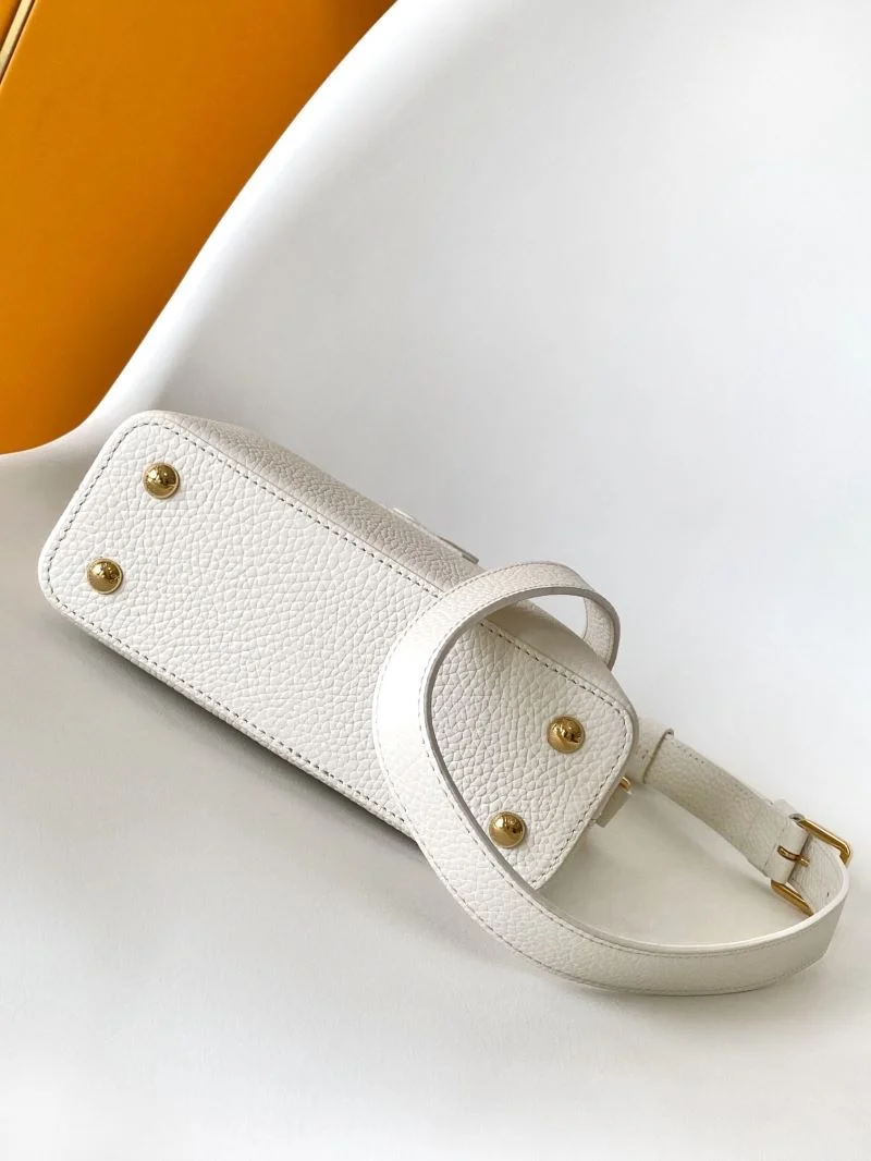 Exact replica Louis Vuitton Capucines BB Bags